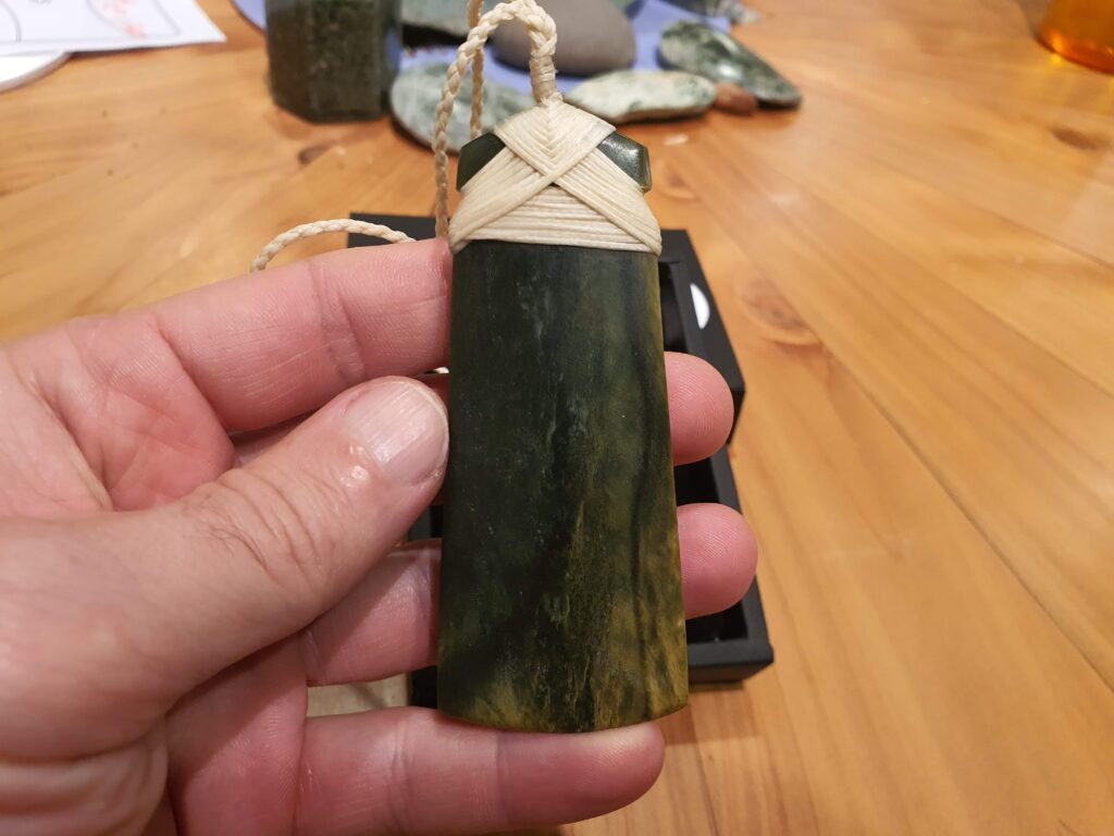 Putiputi Flower Jade Large Toki – Campbell Carving