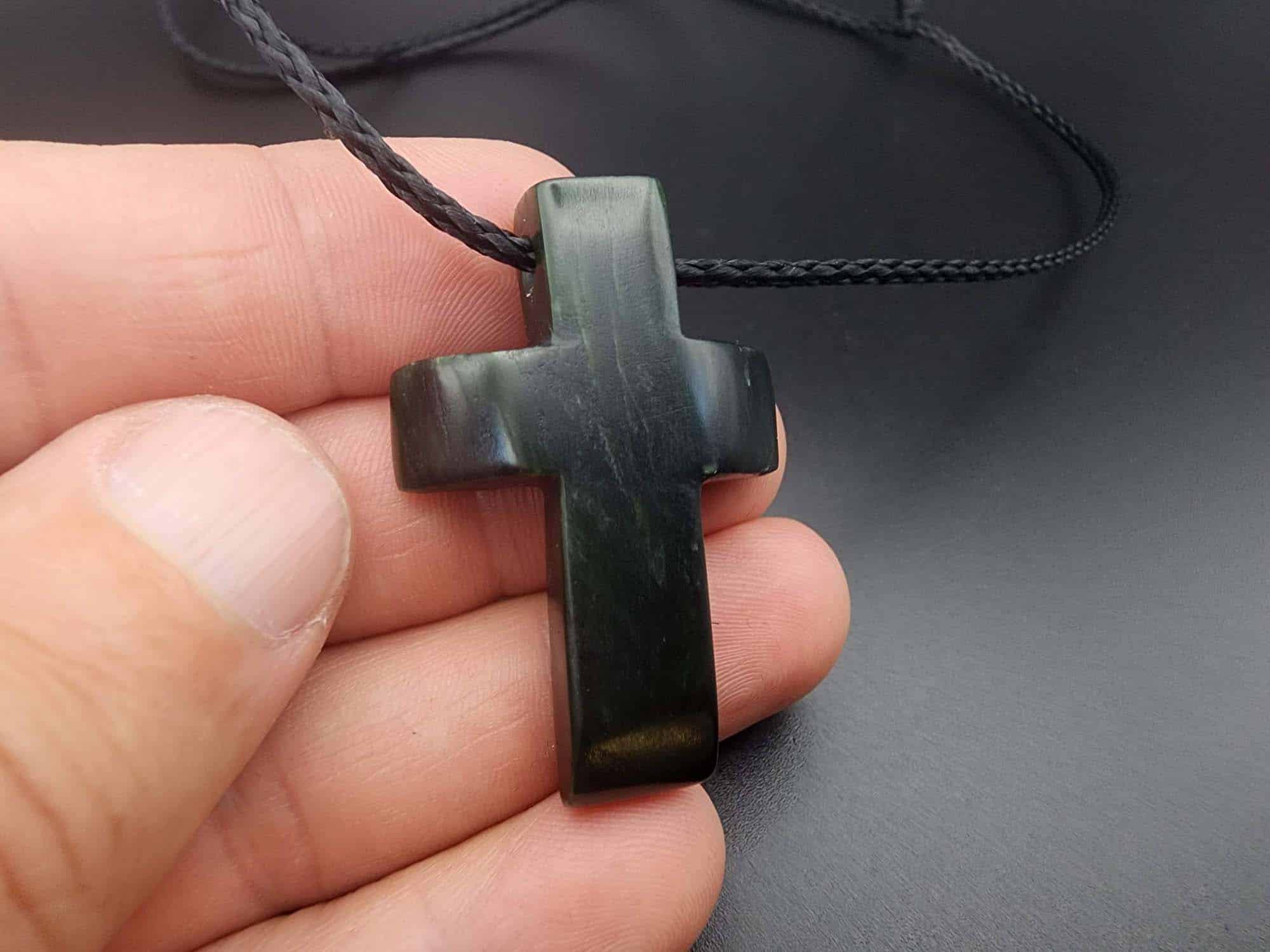 Pounamu Cross Kawakawa - Campbell Carving