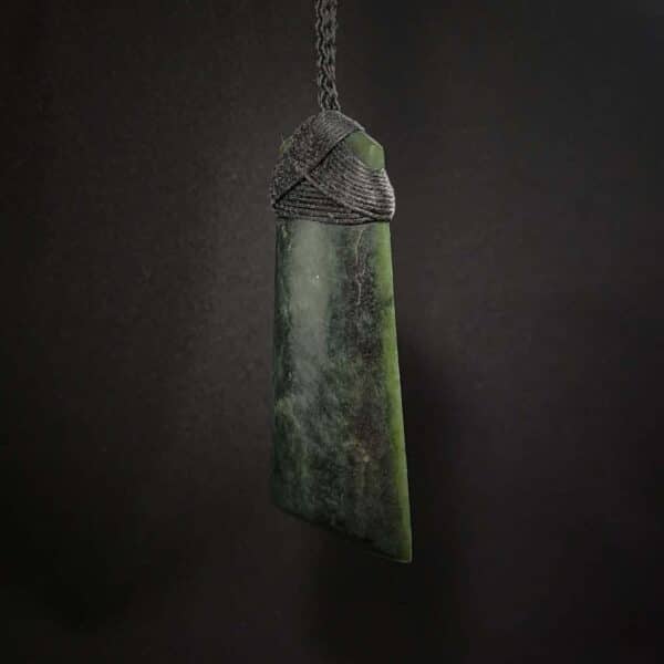 Kawakawa Pounamu Toki – A Symbol of Connection - Campbell Carving